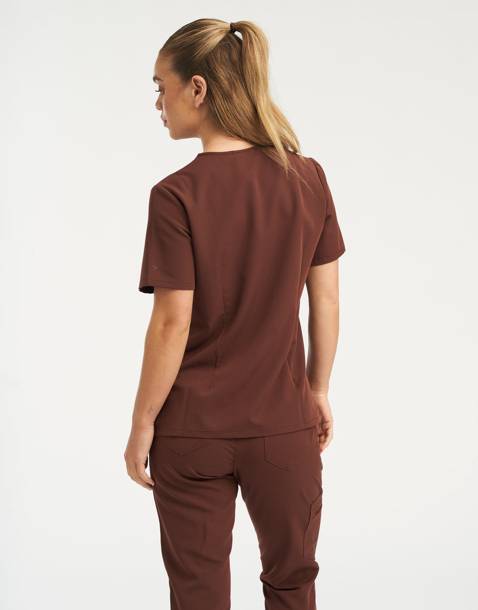 Essential One Pocket V Neck Scrub Top - Cocoa – Airmed Scrubs