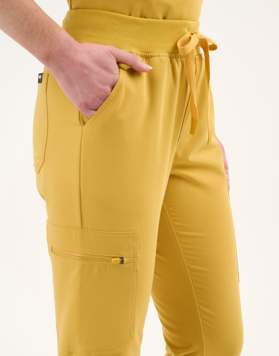 Essential Multi-Pocket Scrub Pants - Yellow Gold – Airmed Scrubs